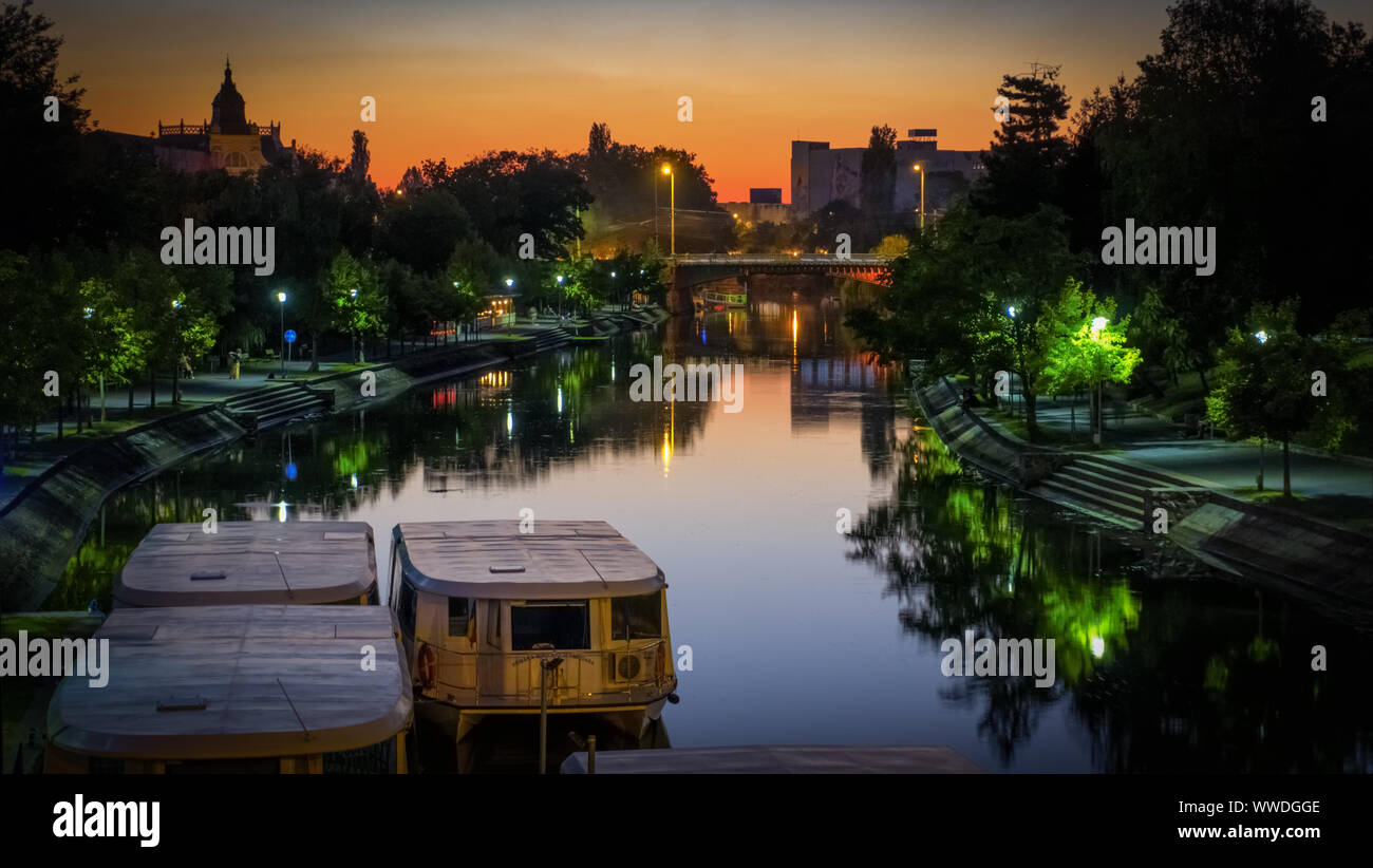 Night city photography hi-res stock photography and images - Alamy