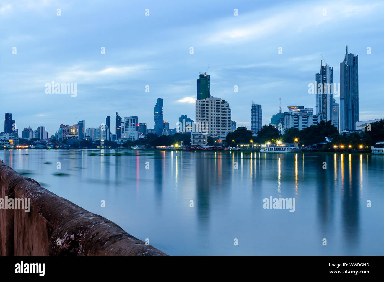 Bangkok night time skyline hi-res stock photography and images - Alamy