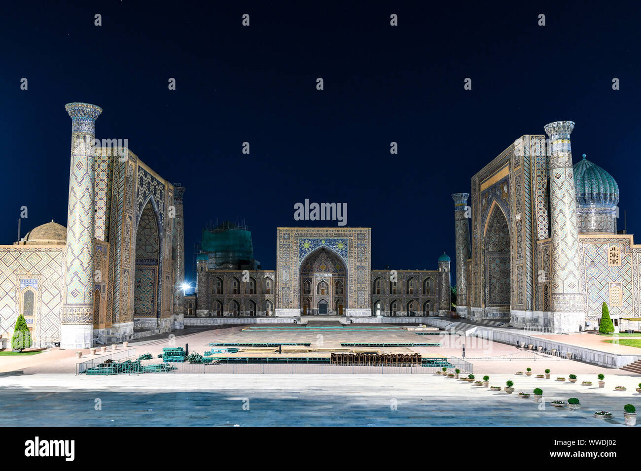 Timurid dome hi-res stock photography and images - Alamy