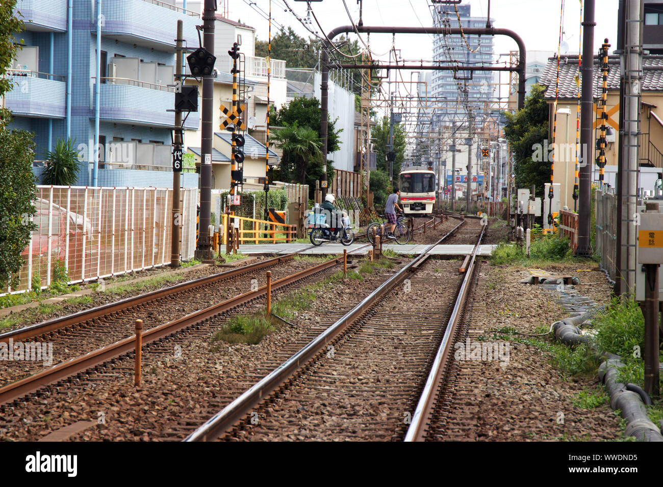 Japanese railway bridge tokyo hi-res stock photography and images - Alamy