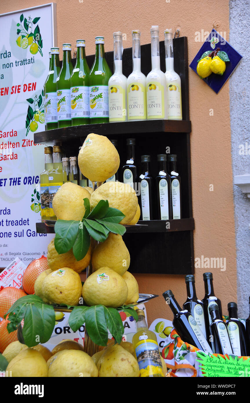 fruit shop, lemon, limoncello, Limone sul Garda, Italy, Europe Stock ...