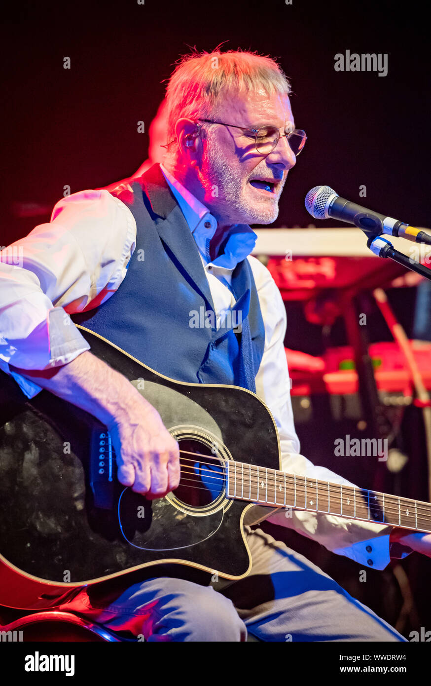 Steve Harley at Darwen Theatre Stock Photo - Alamy