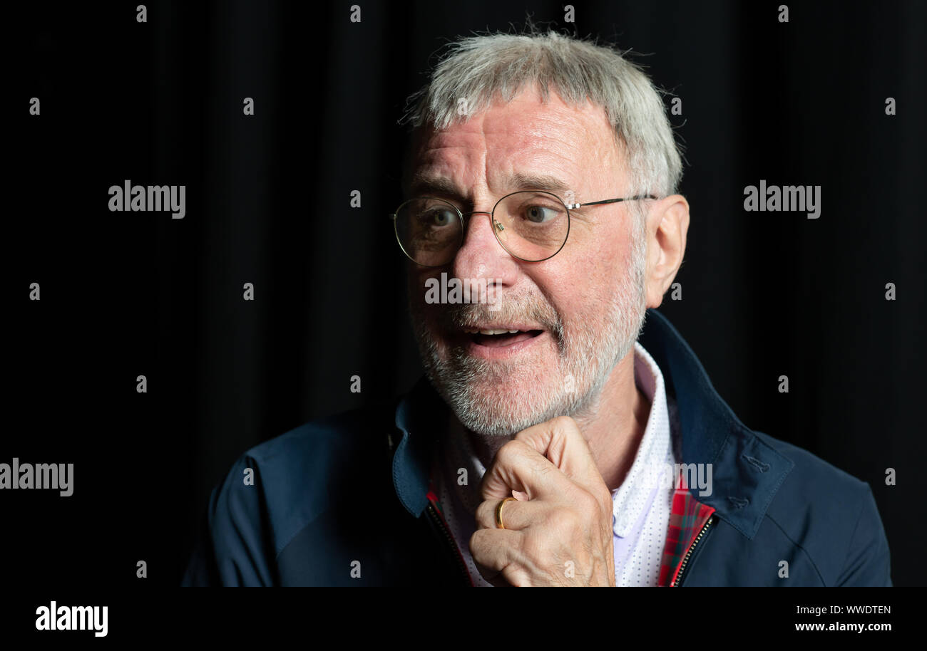 Steve Harley at Darwen Theatre Stock Photo - Alamy