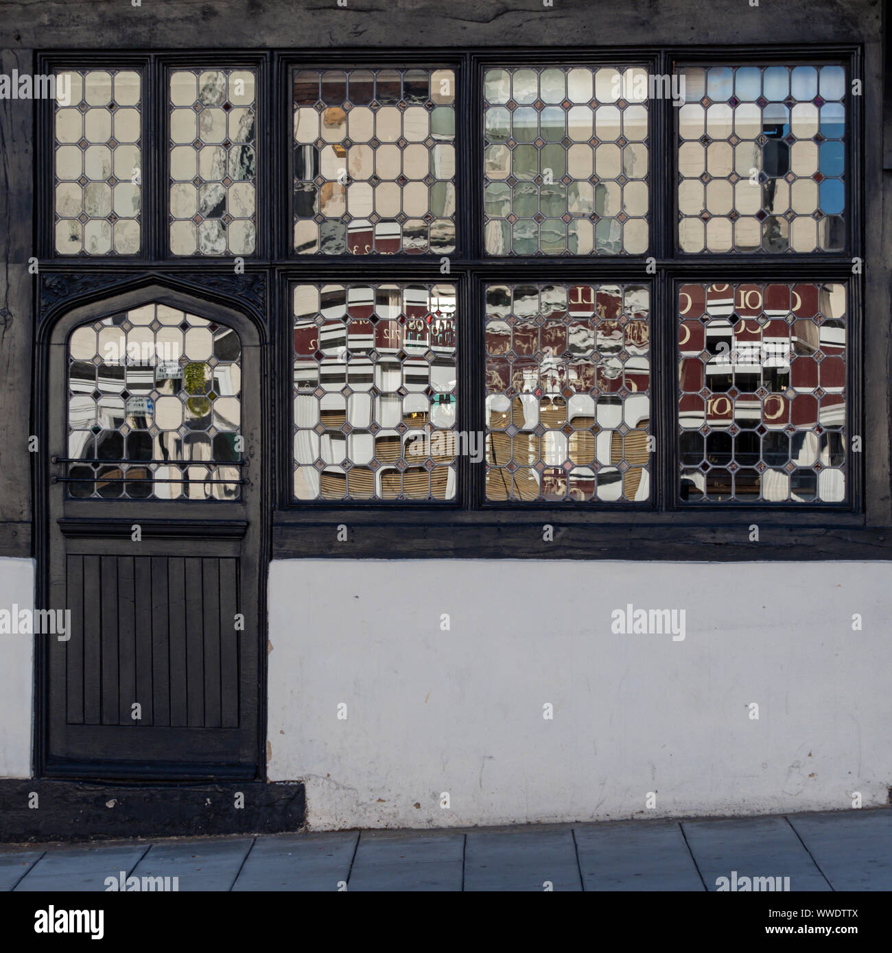 Tudor Window Detail High Resolution Stock Photography and Images - Alamy