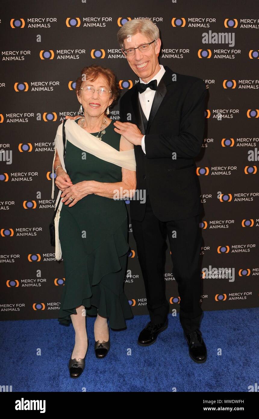 Los Angeles, CA. 14th Sep, 2019. Elliot Roseman, wife at arrivals for ...