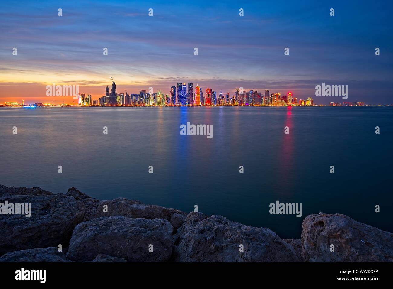 Doha sunset hi-res stock photography and images - Alamy