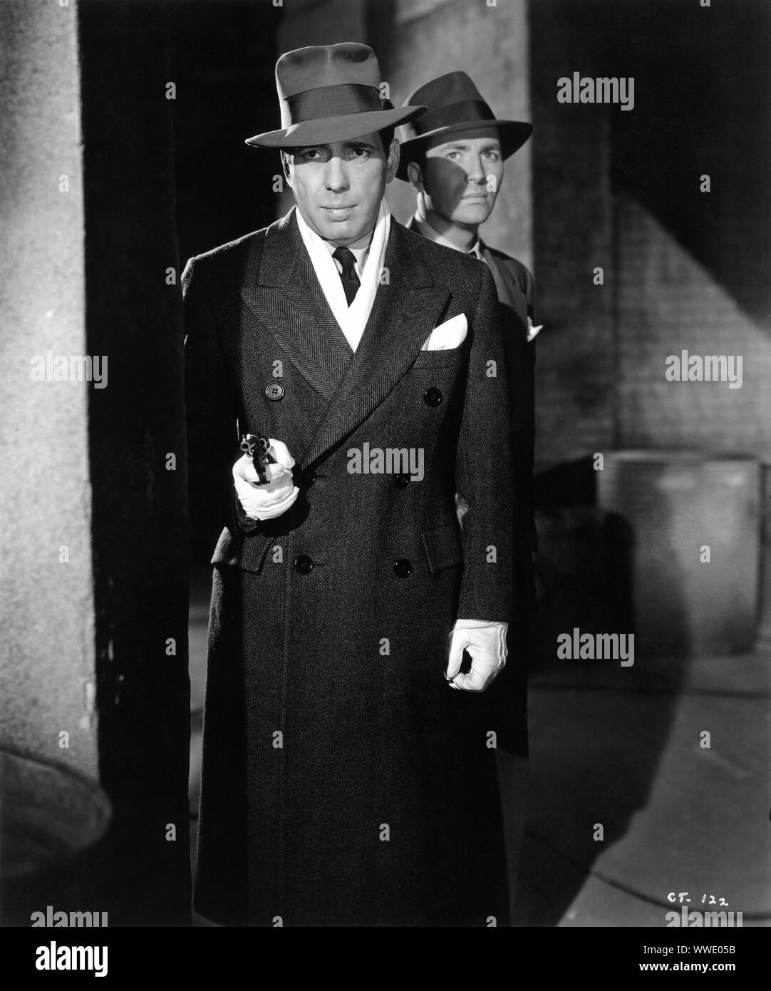 HUMPHREY BOGART and JEFFREY LYNN in IT ALL CAME TRUE 1940 director ...