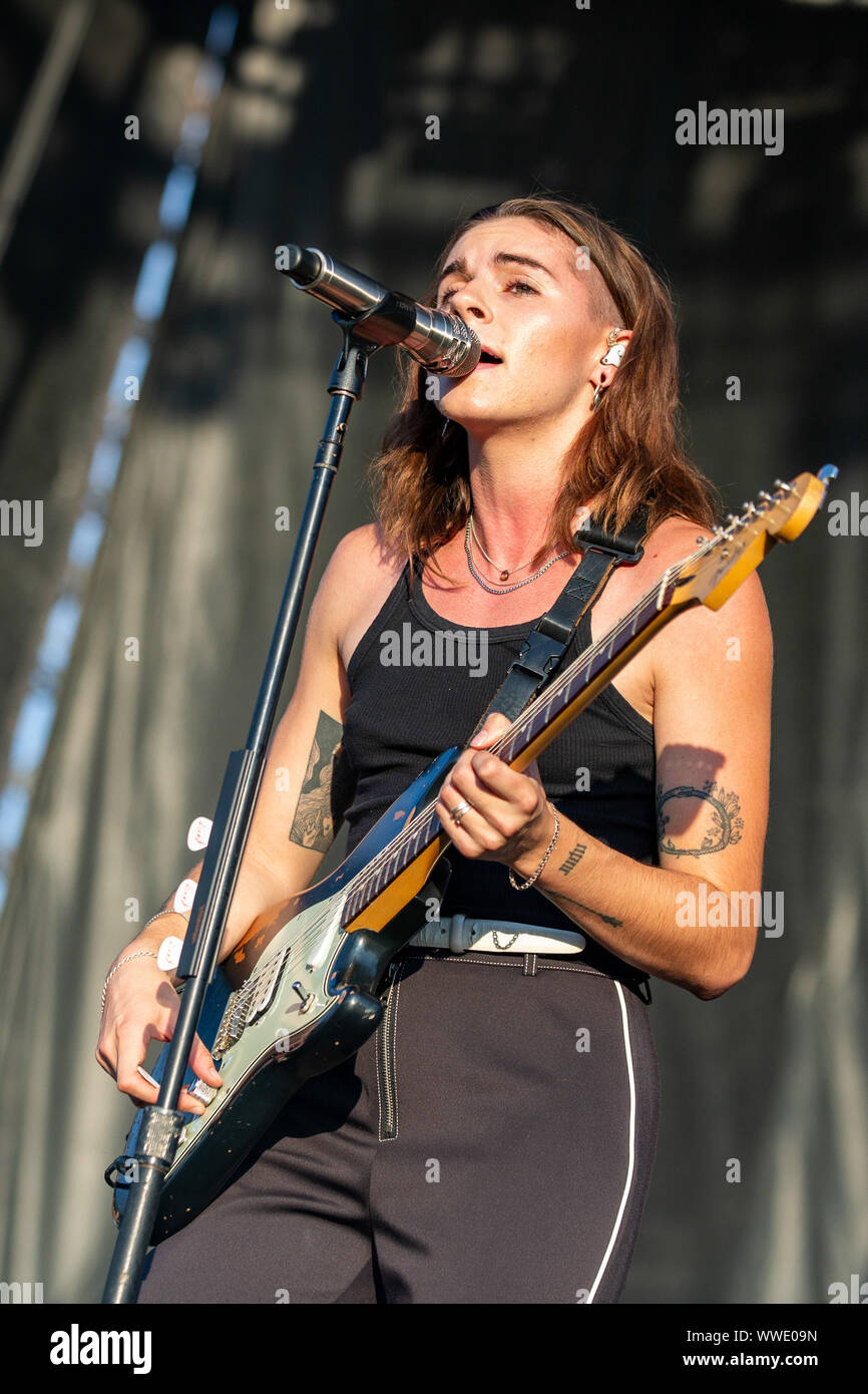 Lynn gunn of pvris hi-res stock photography and images - Alamy