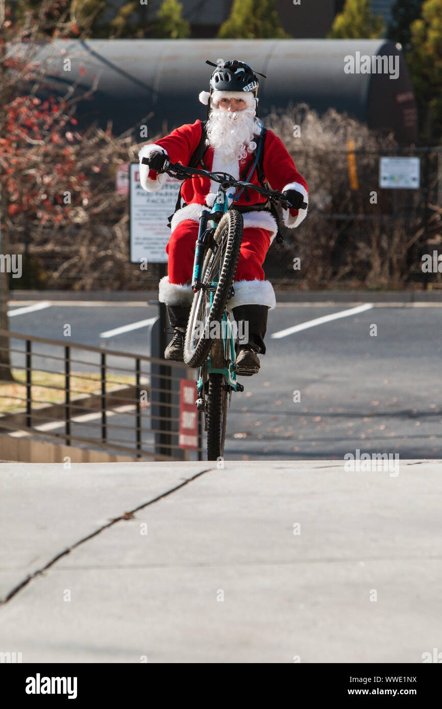 Santa bike ride hi-res stock photography and images - Alamy