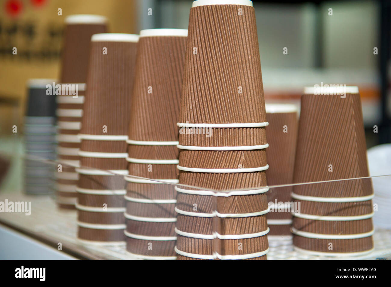 paper cups for coffee on restaurant table Stock Photo - Alamy
