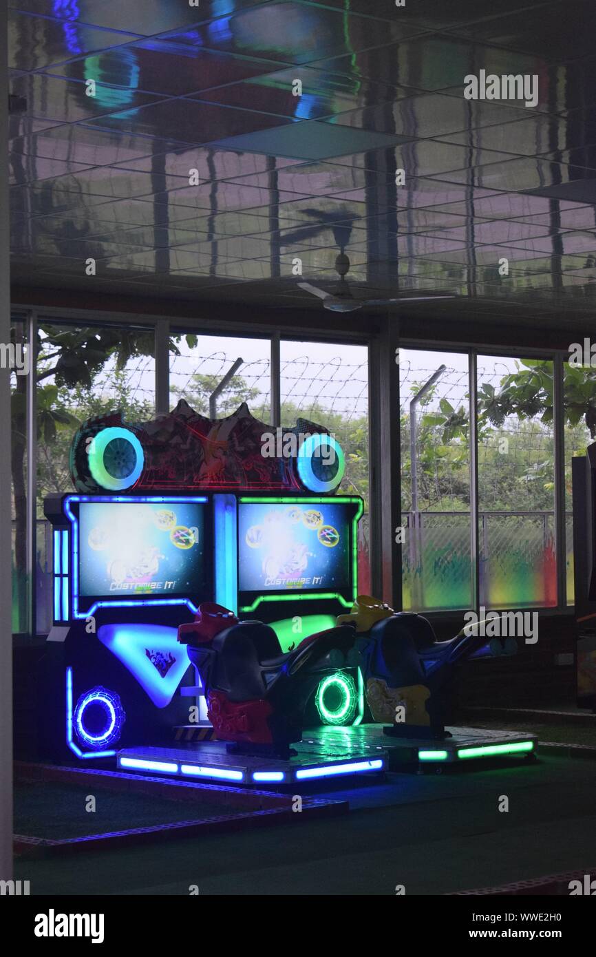 Vintage arcade screen hi-res stock photography and images - Alamy