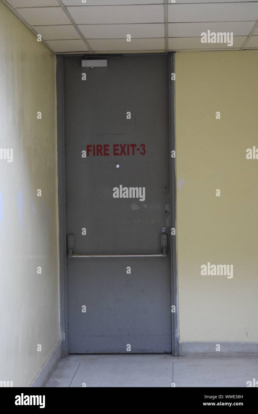 Open emergency door hi-res stock photography and images - Alamy