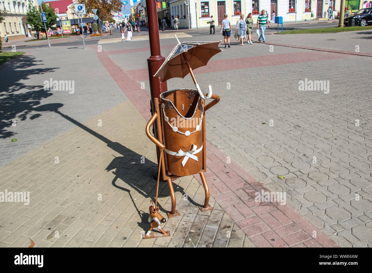Funny trash can hi-res stock photography and images - Alamy