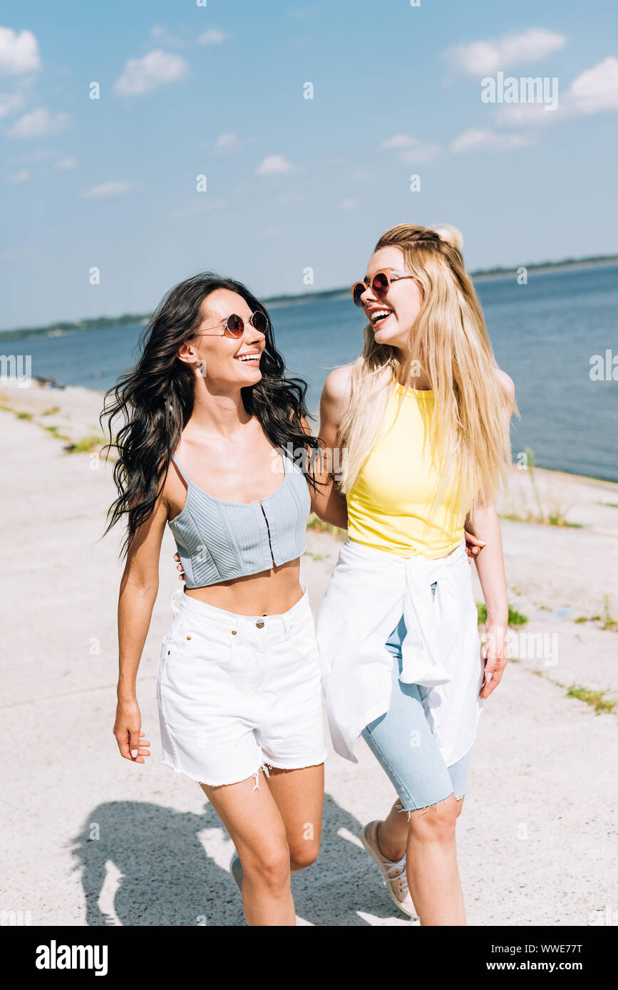 Happy girls outside in the sunshine hi-res stock photography and images ...
