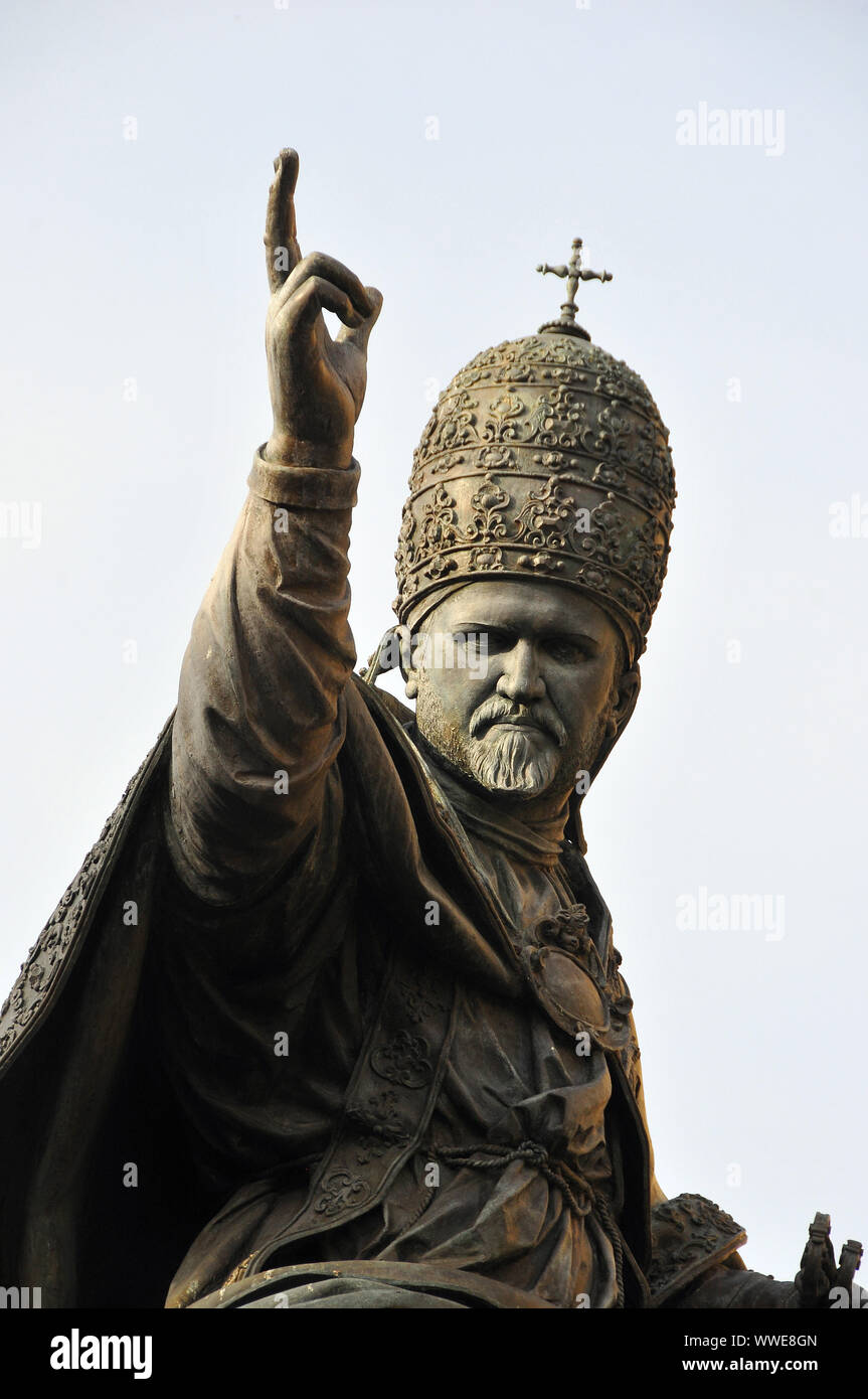 Statue of Pope Paul V., Rimini, Italy, Europe Stock Photo - Alamy