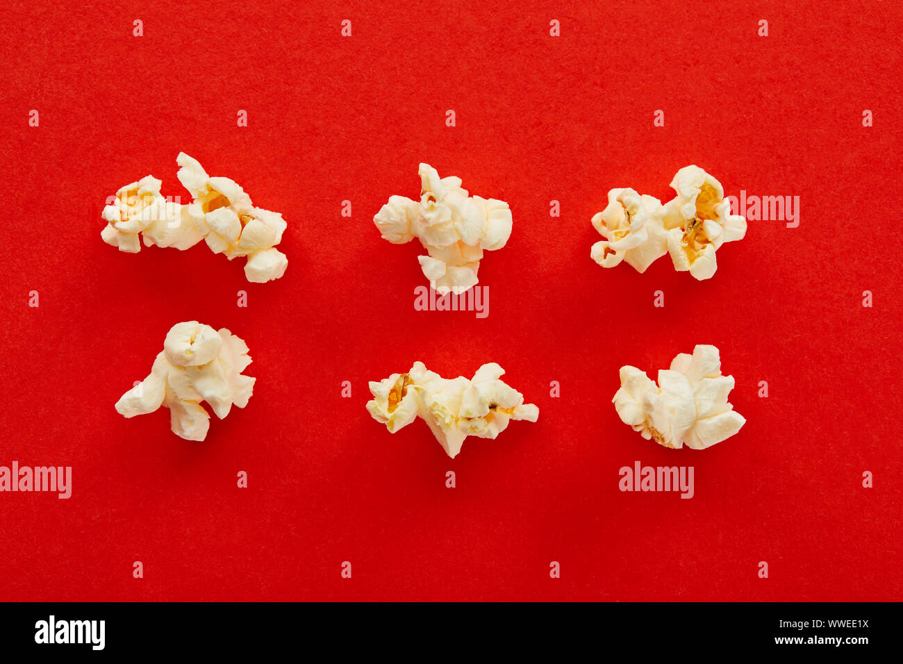 Flat lay fresh popcorn hi-res stock photography and images - Alamy
