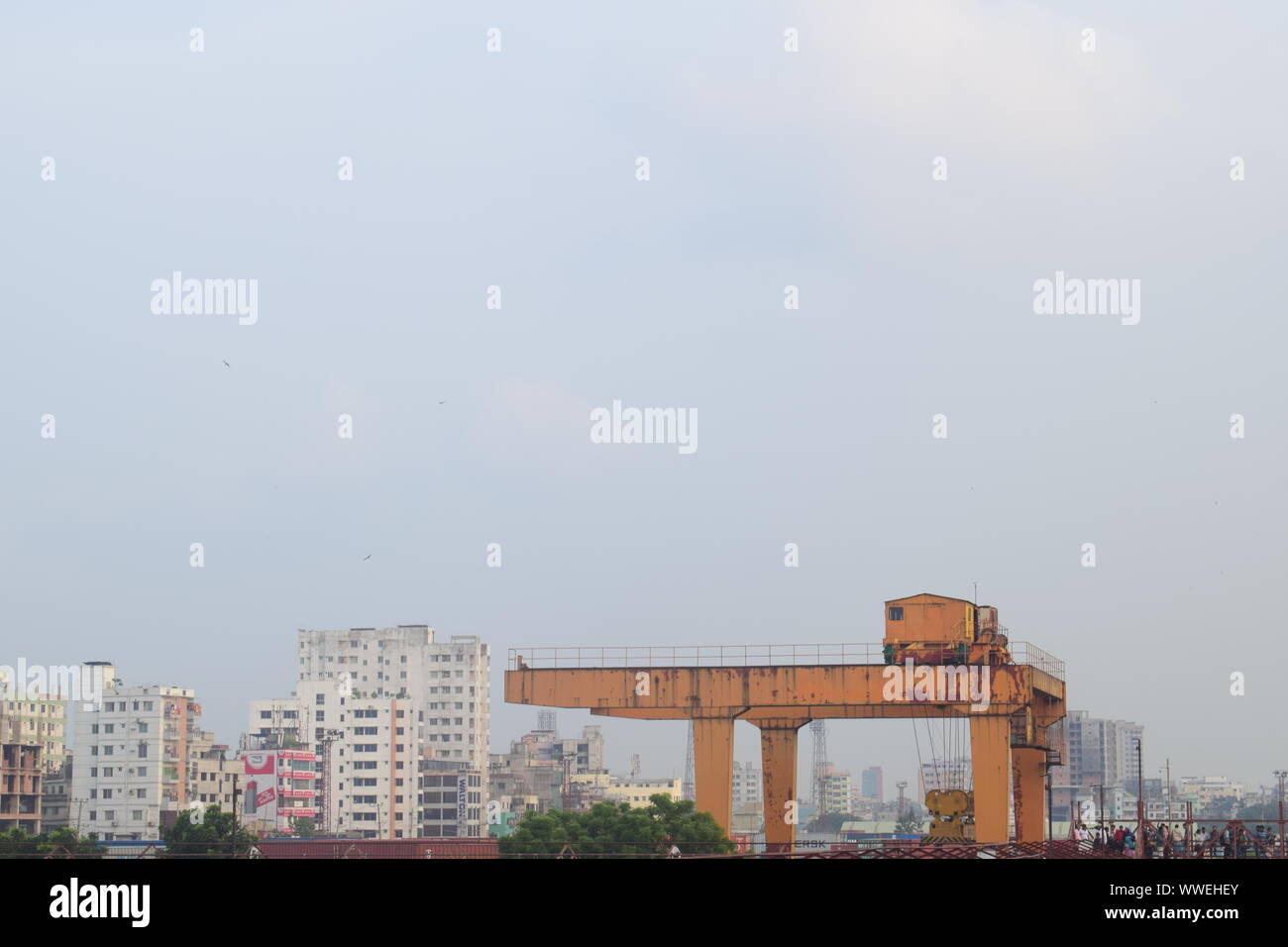 huge cargo lifter in railway dockyard Stock Photo - Alamy