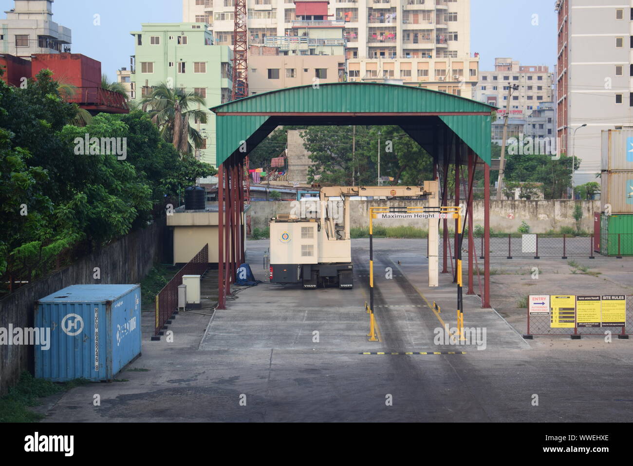 Dockyard of komolapur railway station Stock Photo - Alamy