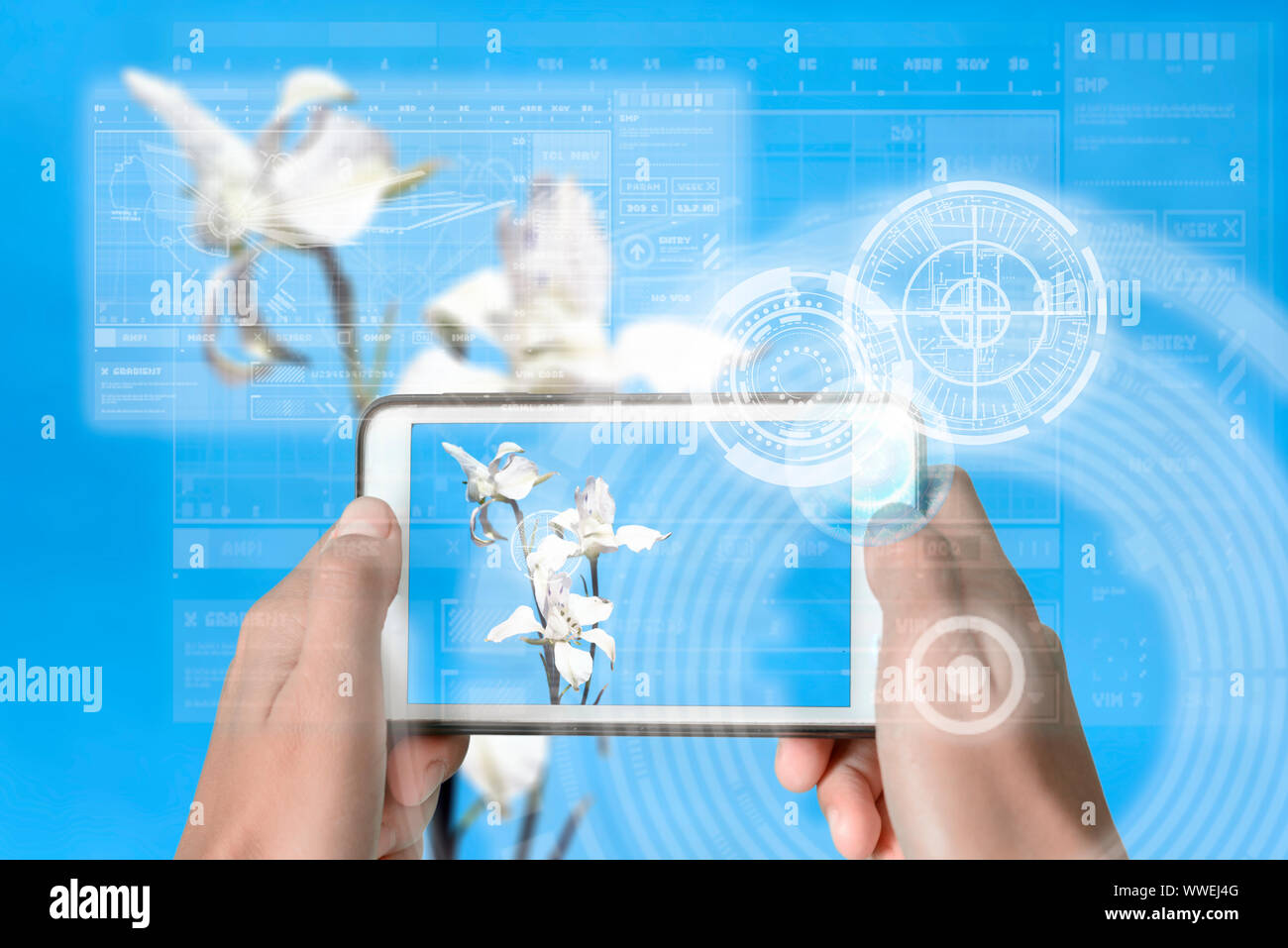 Augmented Reality Device Using Smart Technology Mixing Virtual And
