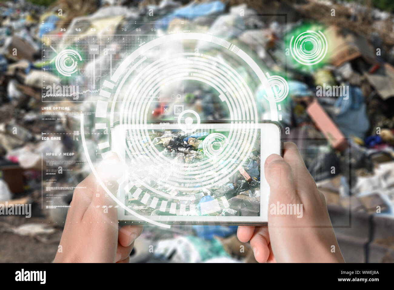 Augmented Reality Device Using Smart Technology Mixing Virtual And