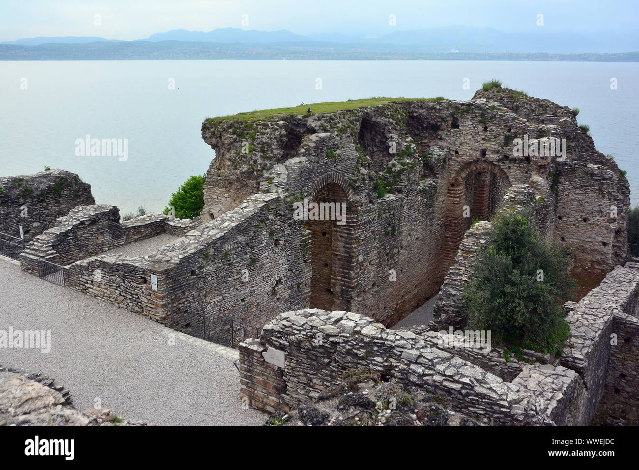 Grotte di Catullo (Caves of Catullus), Roman villa ruin, Sirmione ...