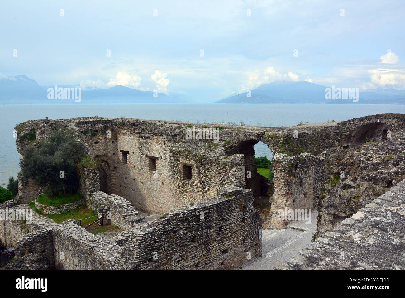 Grotte di Catullo (Caves of Catullus), Roman villa ruin, Sirmione ...