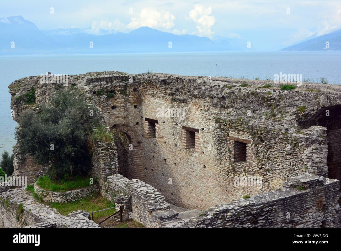 Grotte di Catullo (Caves of Catullus), Roman villa ruin, Sirmione ...