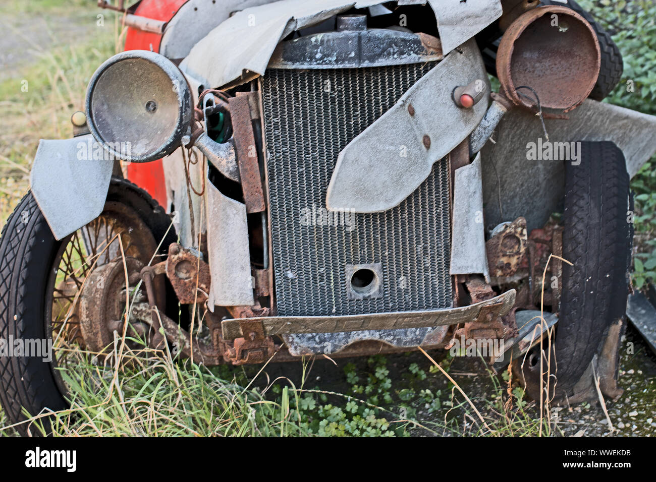 Car rotting hi-res stock photography and images - Alamy