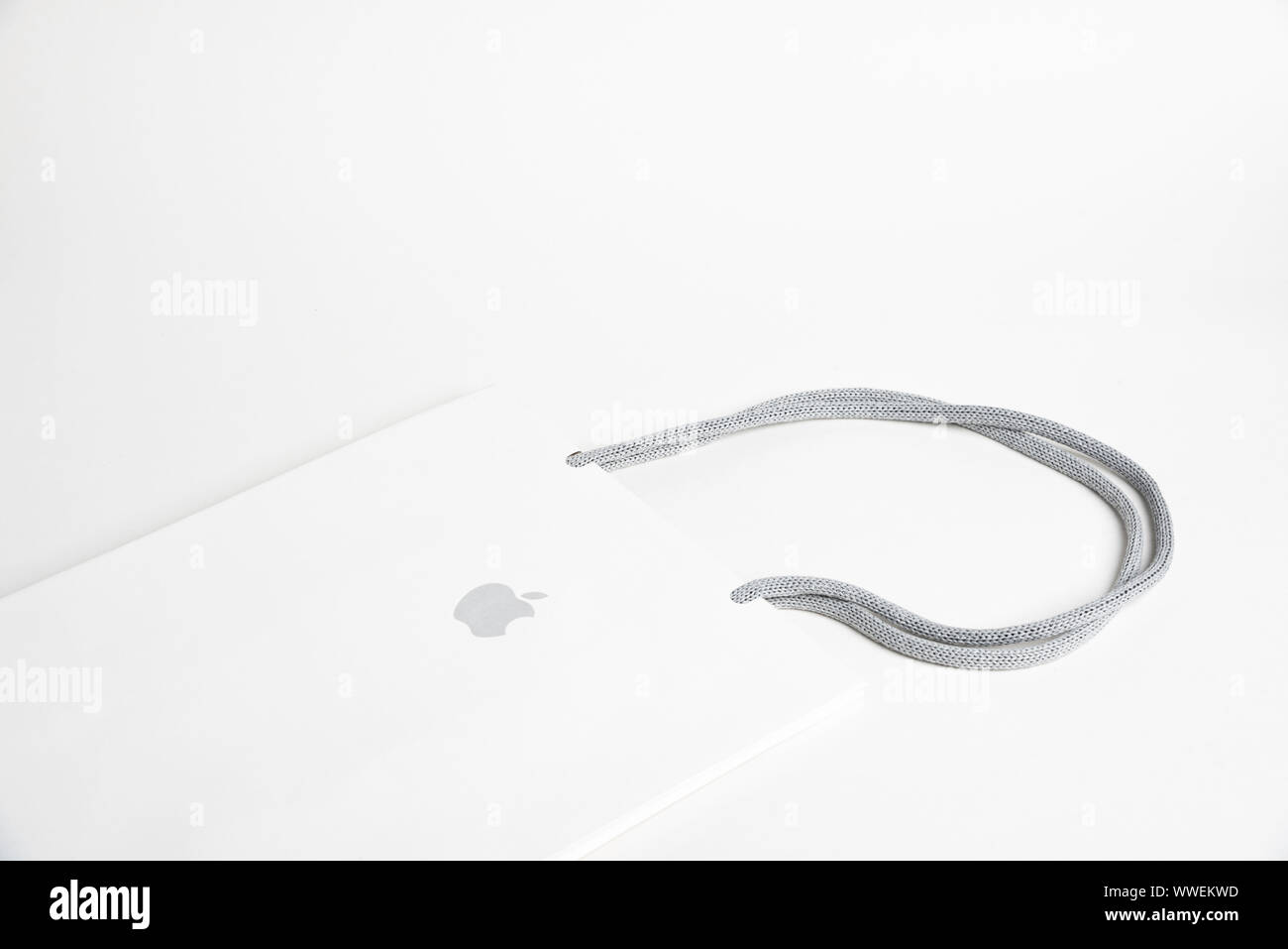 Apple logo on a bag hi-res stock photography and images - Alamy