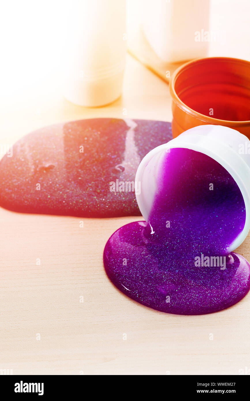 Making slime yourself. Ingredients for making bright glittering slime ...
