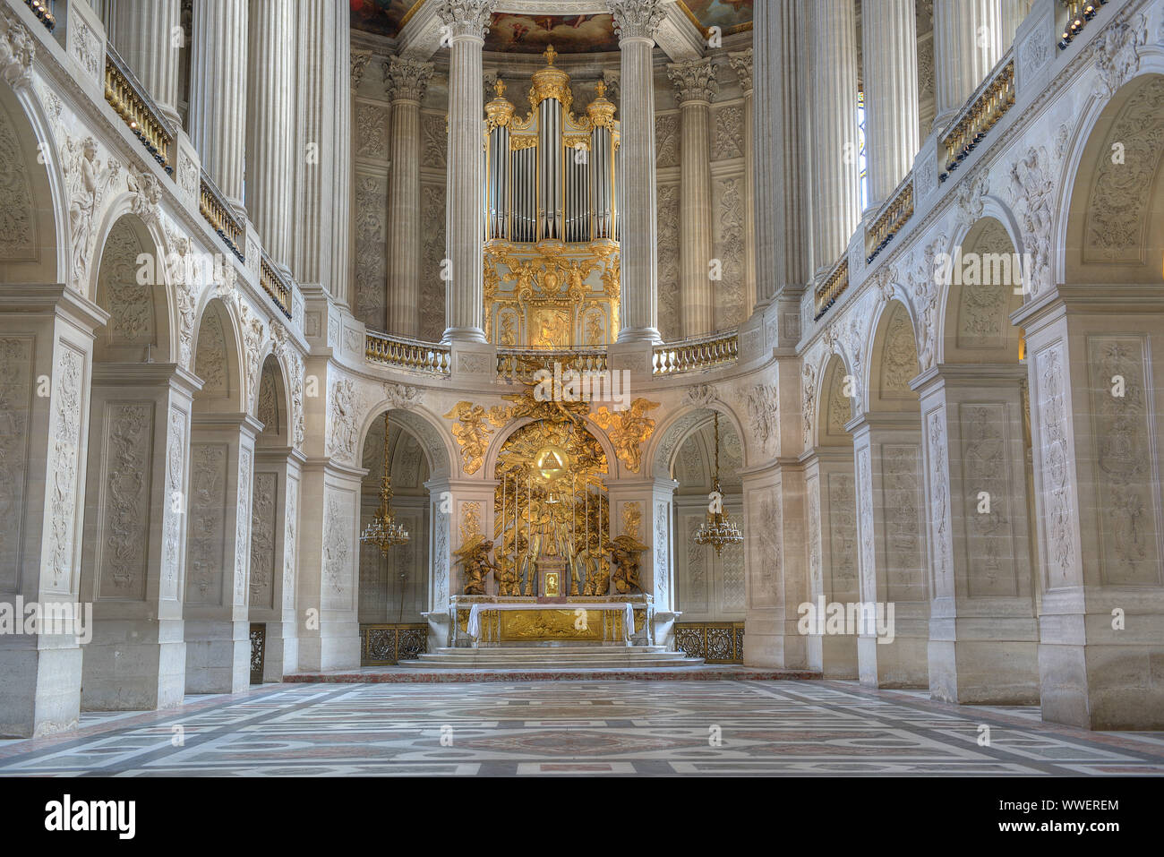 Crown of thorns paris hi-res stock photography and images - Alamy