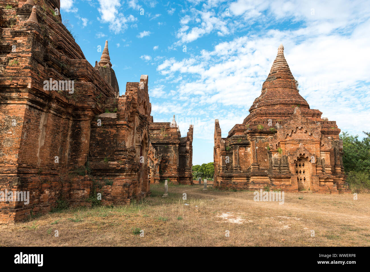 Horizontal picture of amazing architecture old temples of Bagan ...