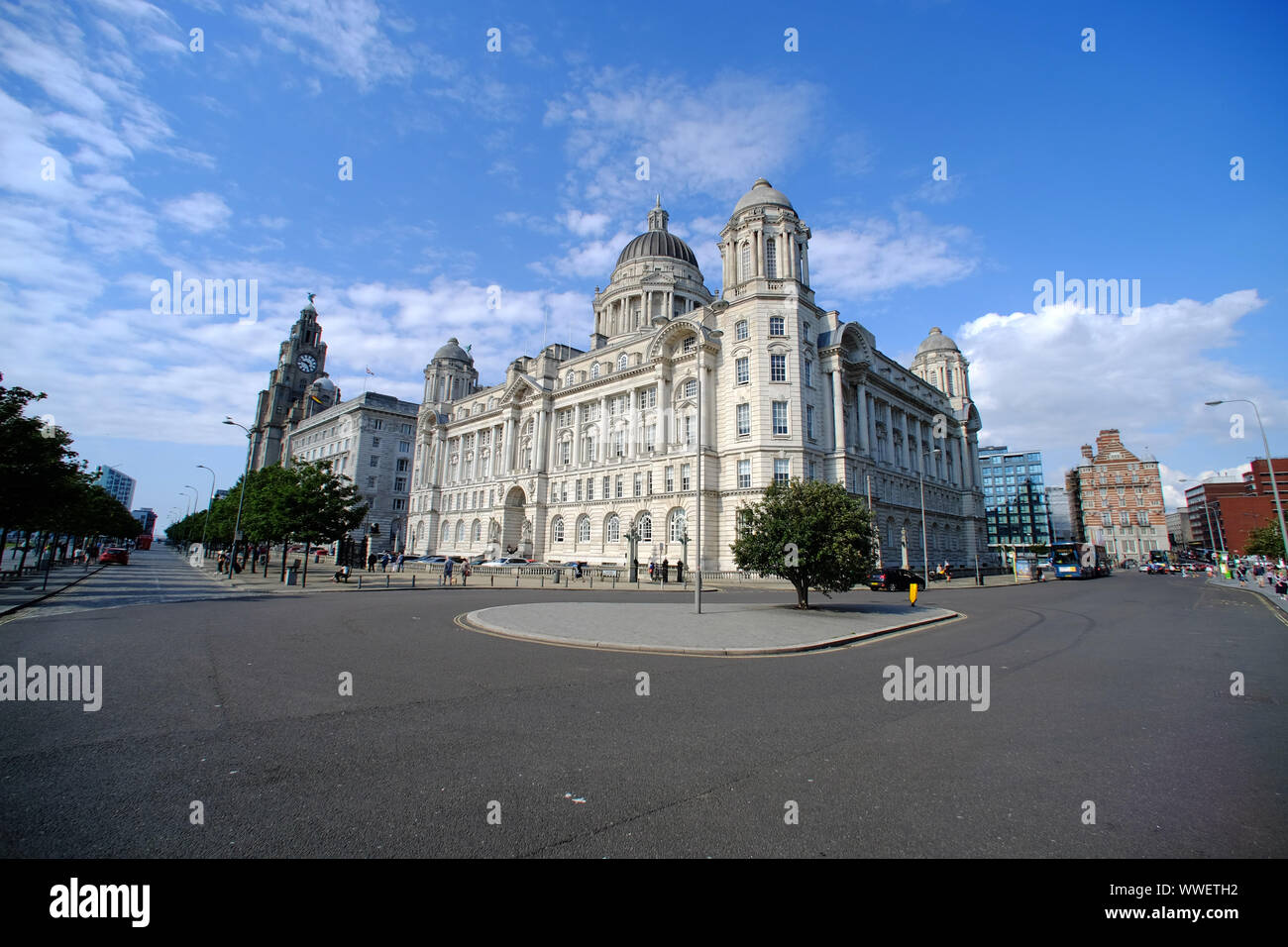 Port of liverpool building hi-res stock photography and images - Alamy