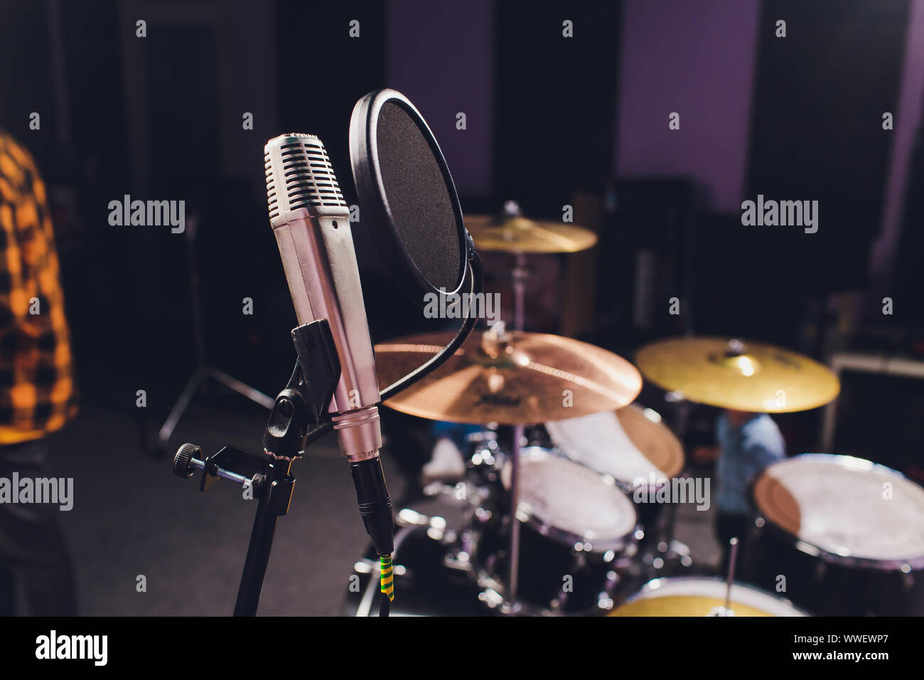 Professional condenser studio microphone, Musical Conceptrecording ...