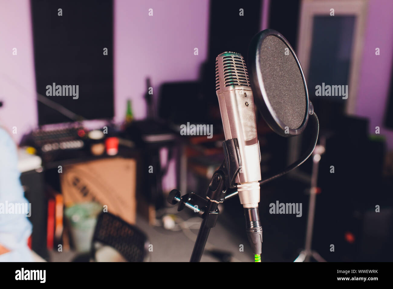 Professional condenser studio microphone, Musical Conceptrecording ...