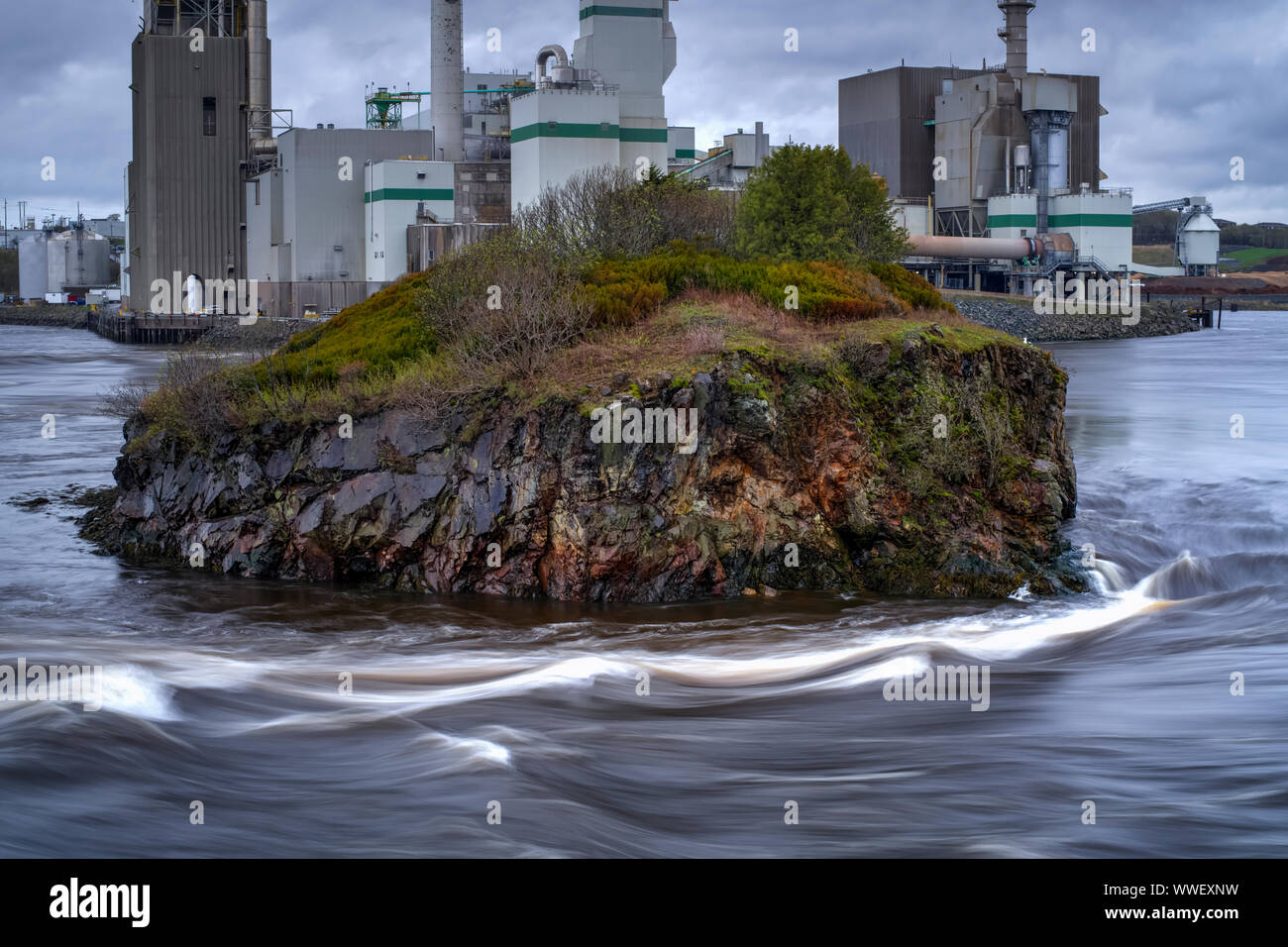 Reversing Falls, Irving Pulp & Paper Limited, Saint John, New Brunswick ...