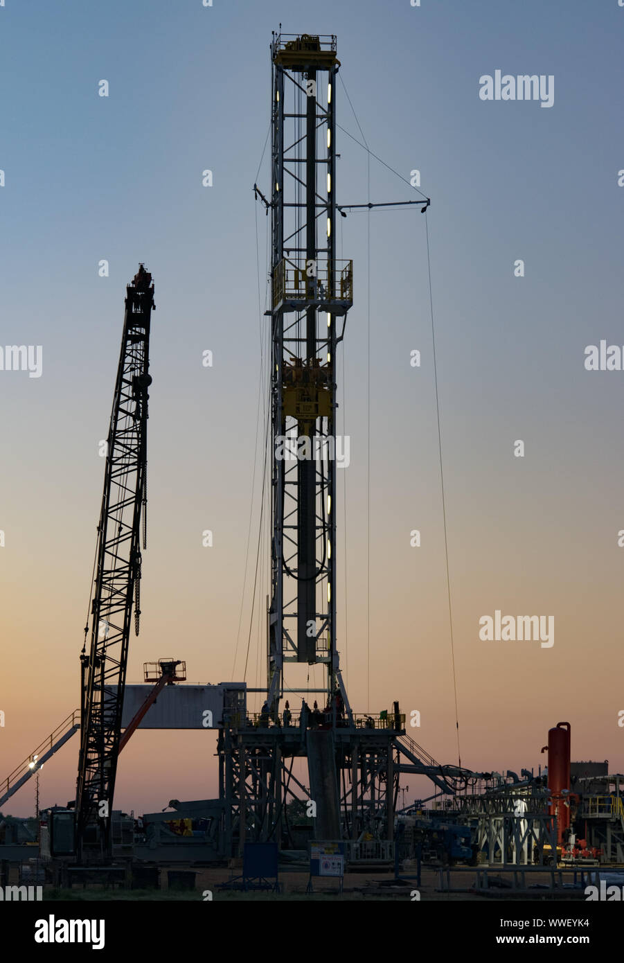 American Shale Gas - Drilling Rig Stock Photo - Alamy
