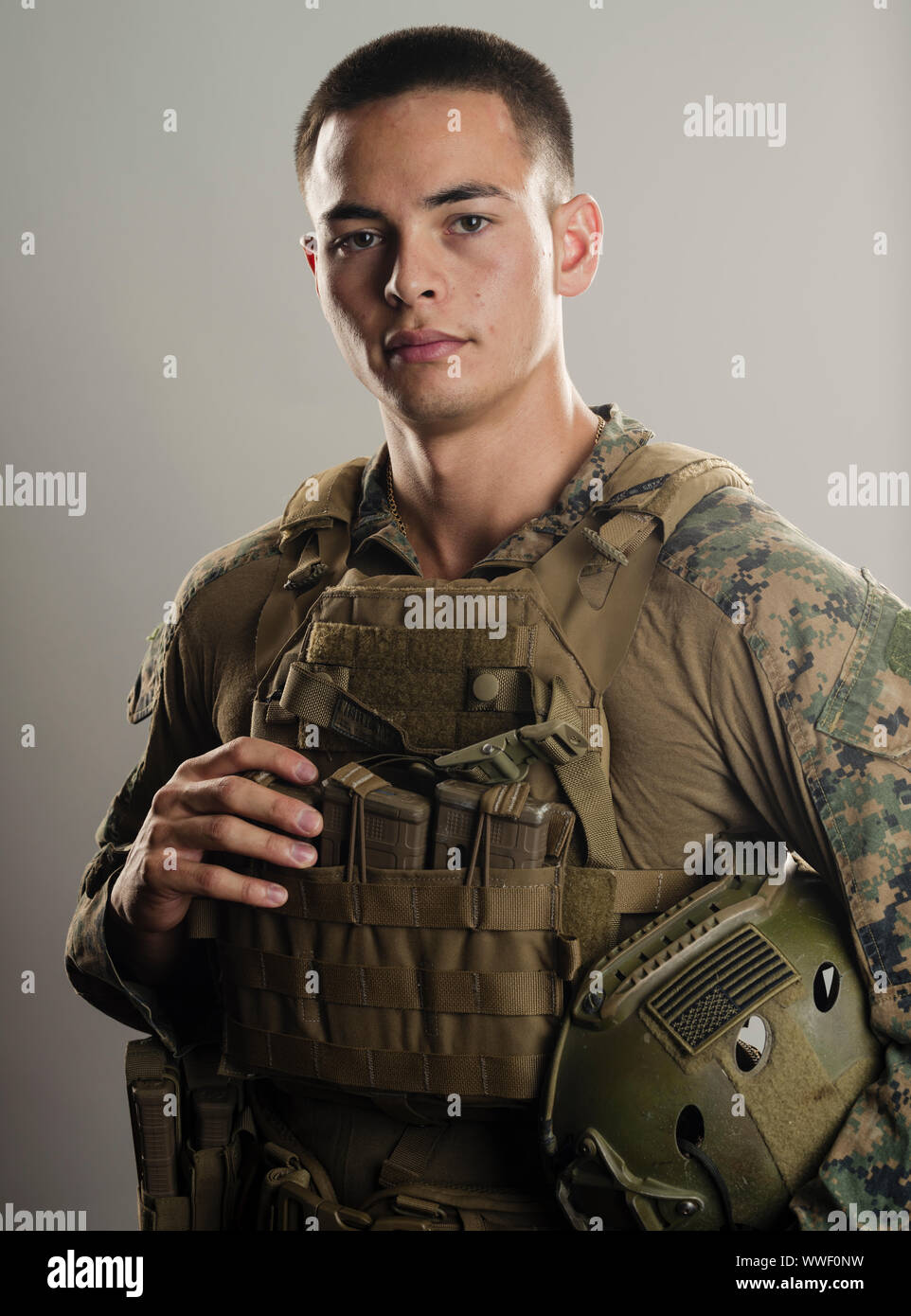 Miliary uniform hi-res stock photography and images - Alamy