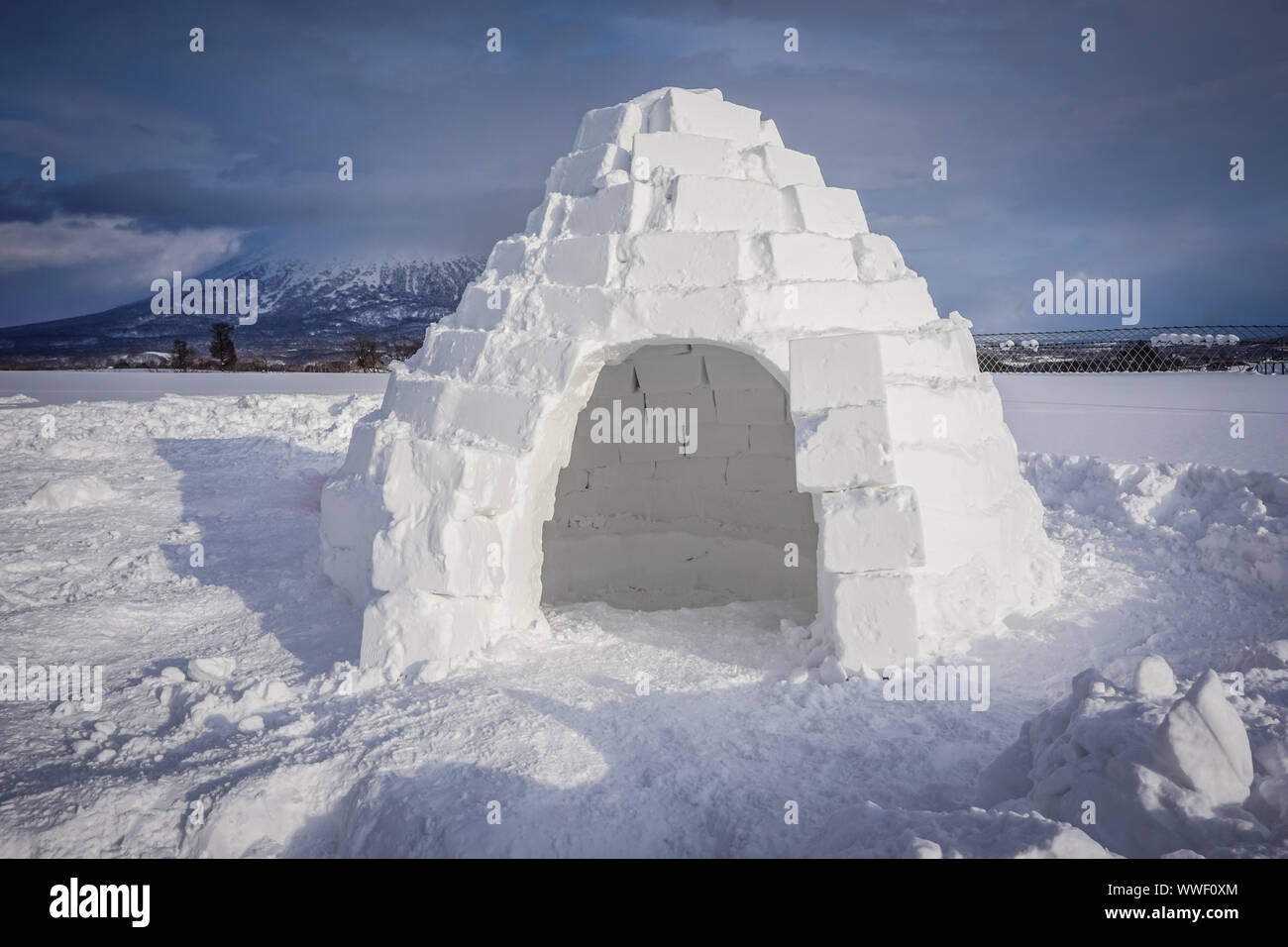 Igloo and japan hi-res stock photography and images - Alamy