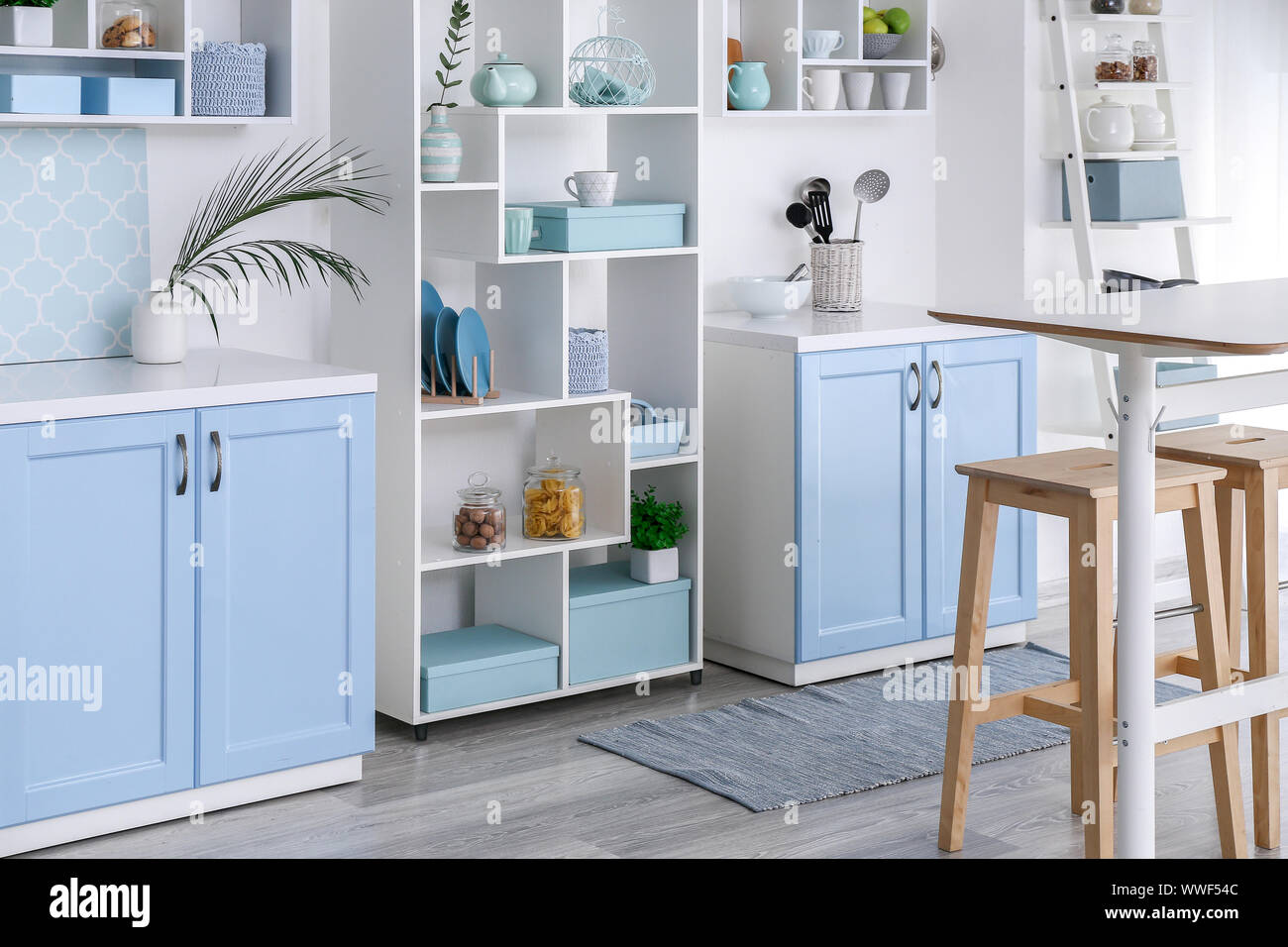 Interior of modern comfortable kitchen Stock Photo - Alamy