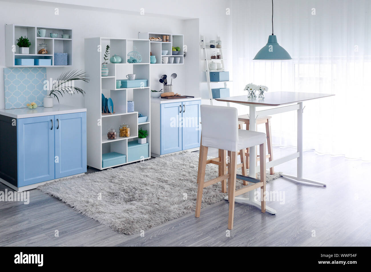 Interior of modern comfortable kitchen Stock Photo - Alamy