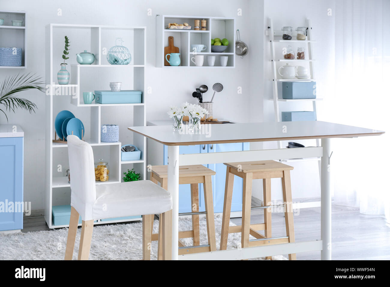 Interior of modern comfortable kitchen Stock Photo - Alamy