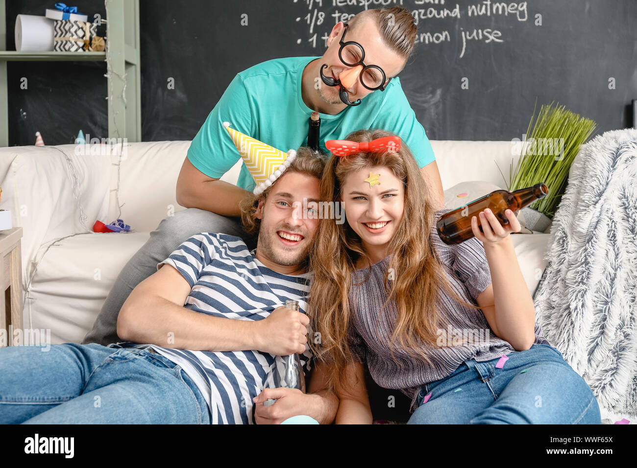 Drunk people at party hi-res stock photography and images - Alamy