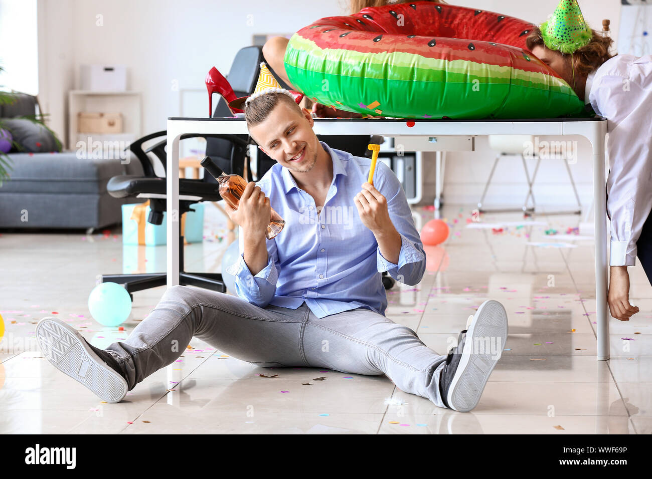 Drunk man office party hi-res stock photography and images - Alamy