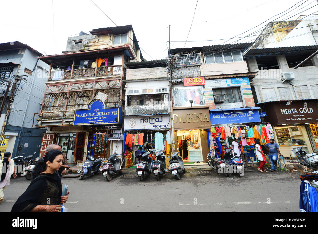 Shopping area near MG road in Pune, India Stock Photo - Alamy