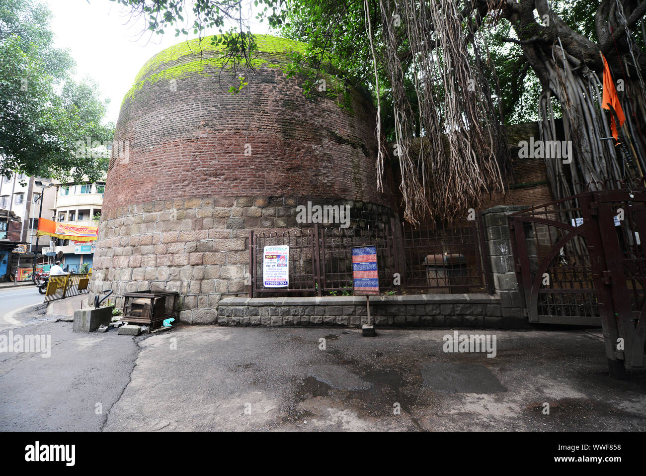Shaniwar wada palace hi-res stock photography and images - Alamy