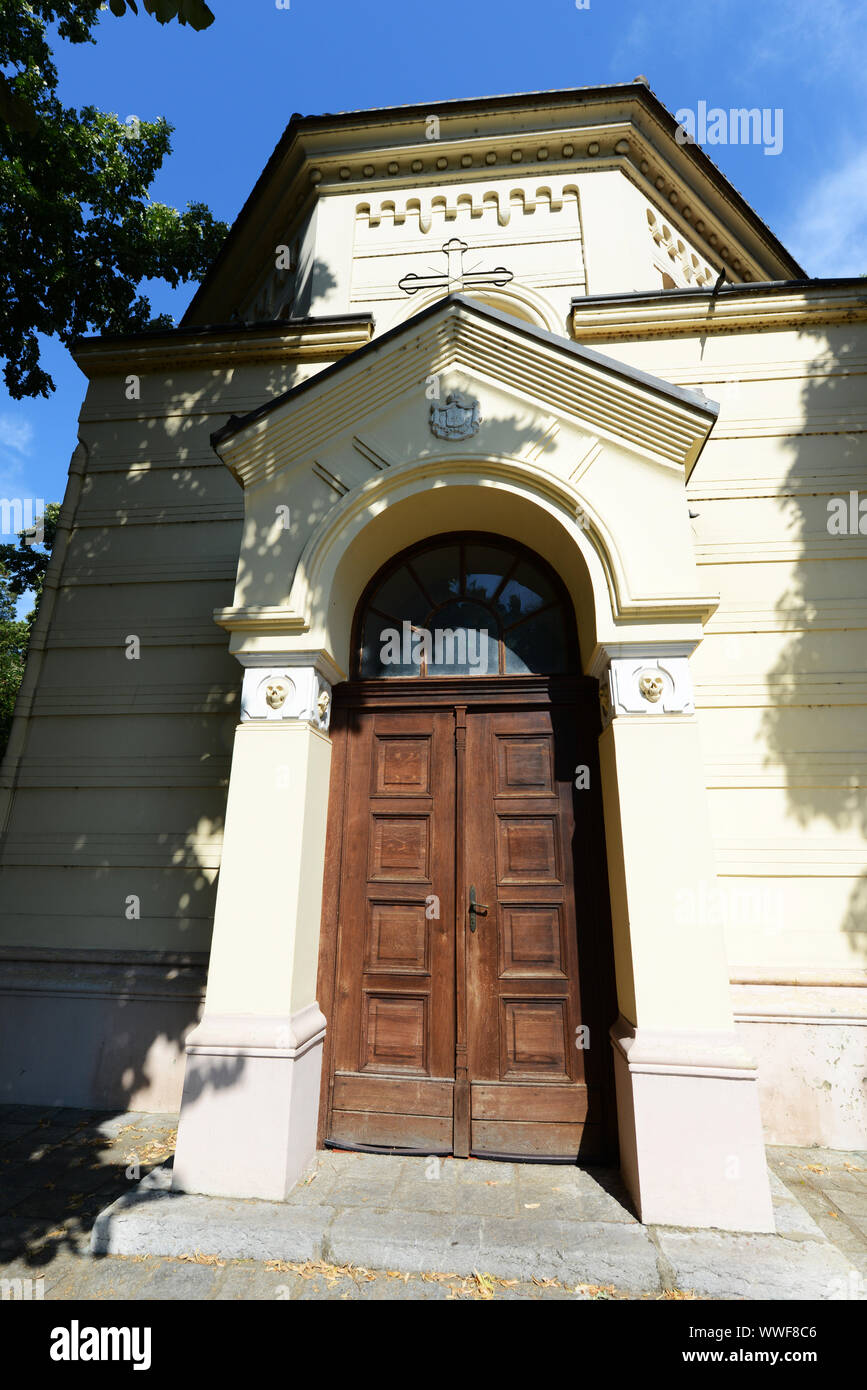 The skull tower (Ćele kula) in Niš, Serbia Stock Photo - Alamy
