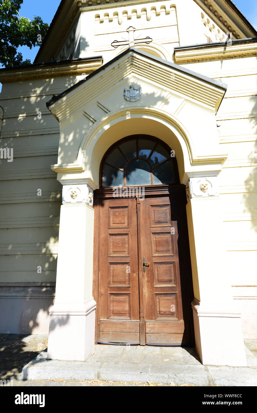 The skull tower (Ćele kula) in Niš, Serbia Stock Photo - Alamy