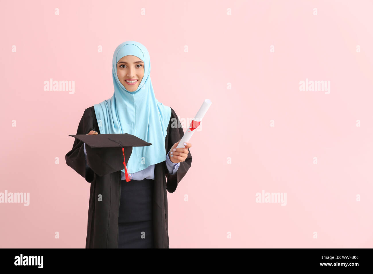 Muslim woman graduating hi-res stock photography and images - Alamy