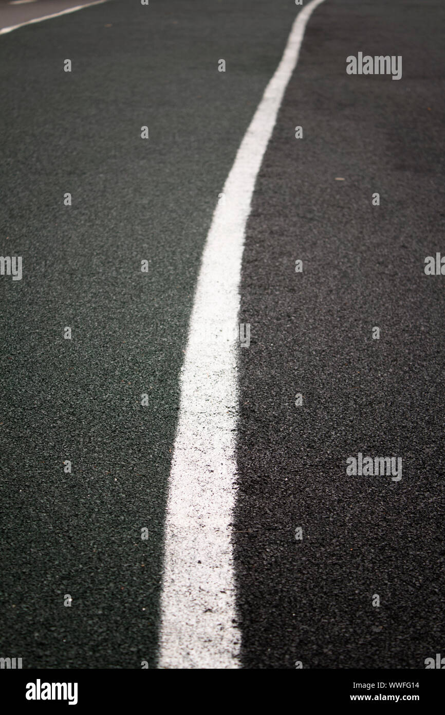 Walking track marking hi-res stock photography and images - Alamy
